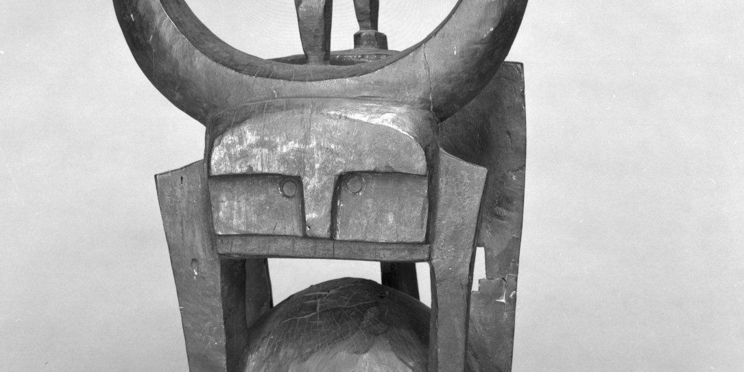 Head Crest Surmounted by Stylized Buffalo Figure (Kable). · Brooklyn Museum