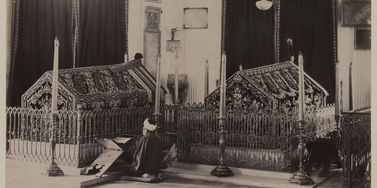 Tombs of Sultan Mahmud II (r. 1808-1839) and Abd'ul Aziz (r. 1861-1876 ...