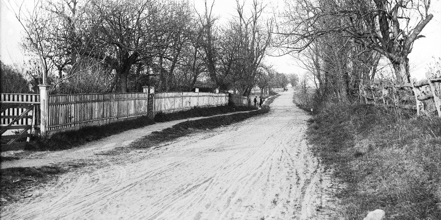 Neck Road at Conover's near Avenue V, Gravesend, Brooklyn · Brooklyn Museum
