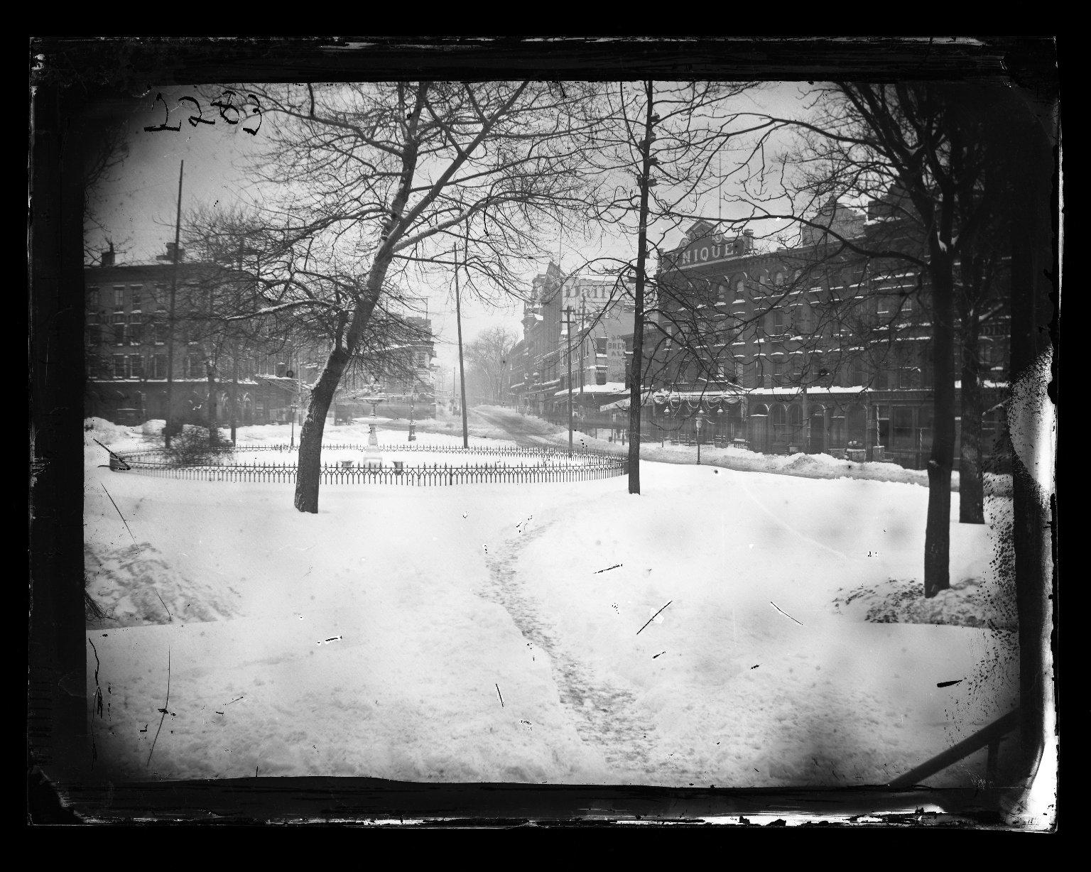 Borough Hall Park, Brooklyn · Brooklyn Museum