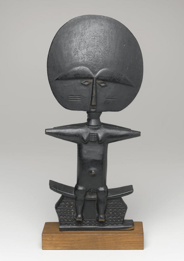 Pair of Akuaba Figures Seated on a Stool · Brooklyn Museum