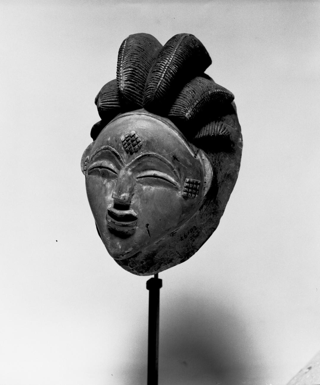 Mask for the Okuyi Society (Mukudj) · Brooklyn Museum