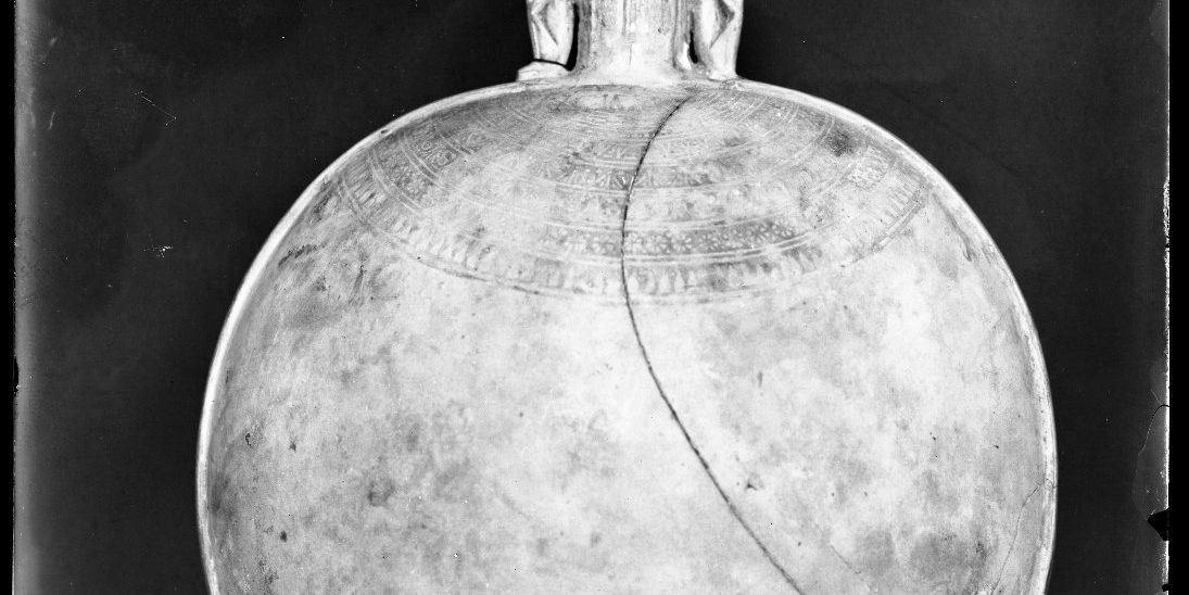 Pilgrim Flask · Brooklyn Museum