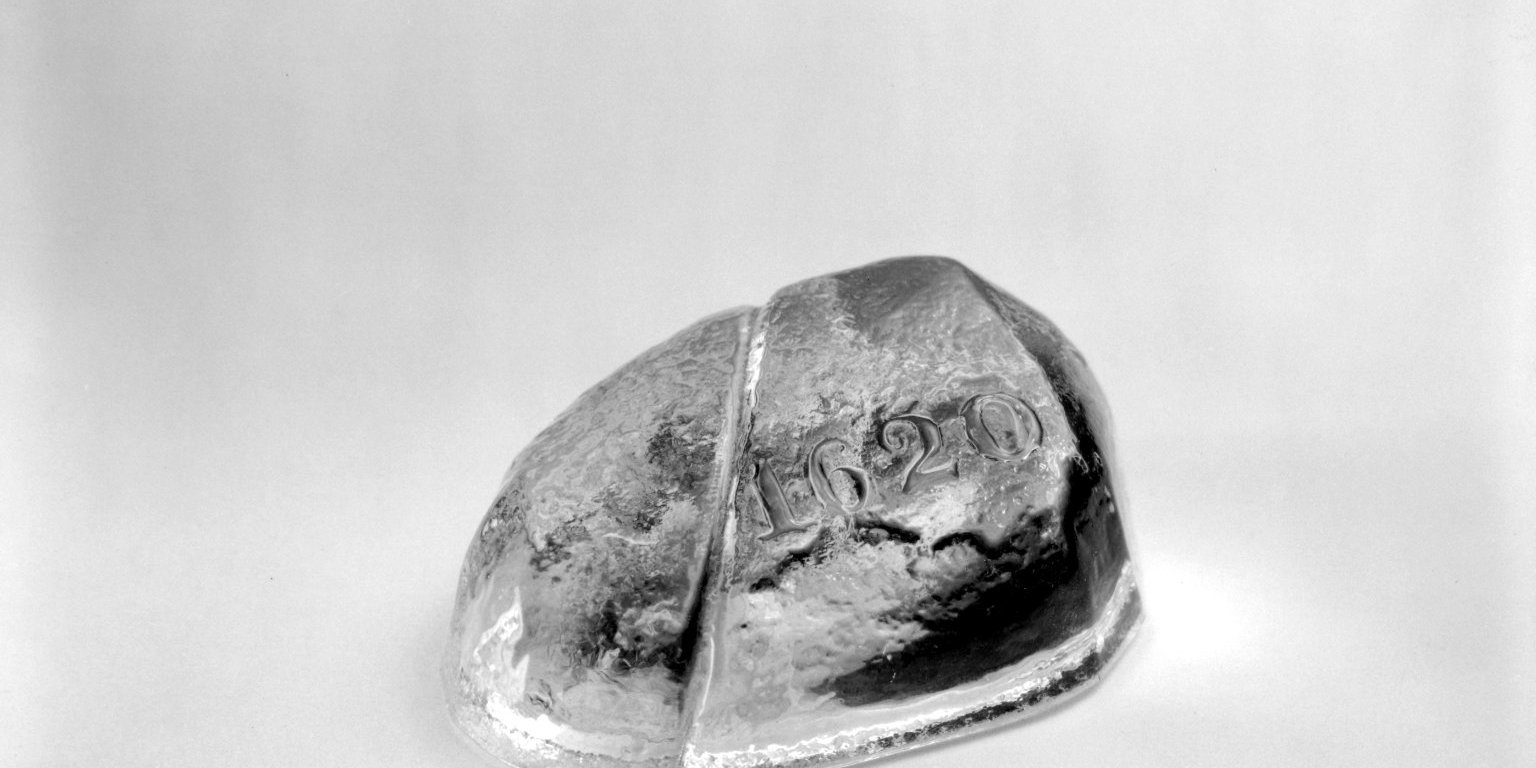 Paperweight, Plymouth Rock · Brooklyn Museum