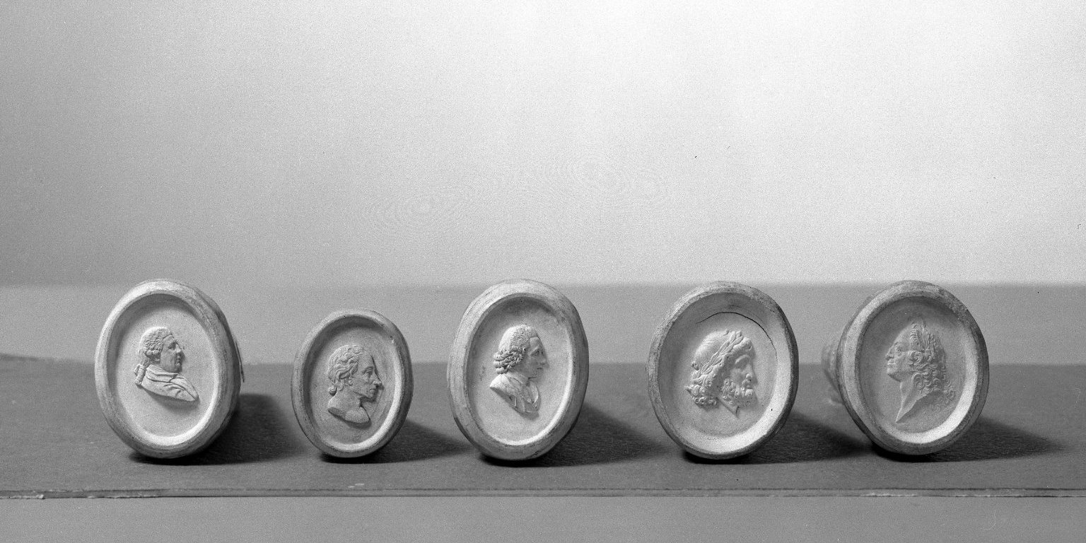 Oval Portrait Mold · Brooklyn Museum