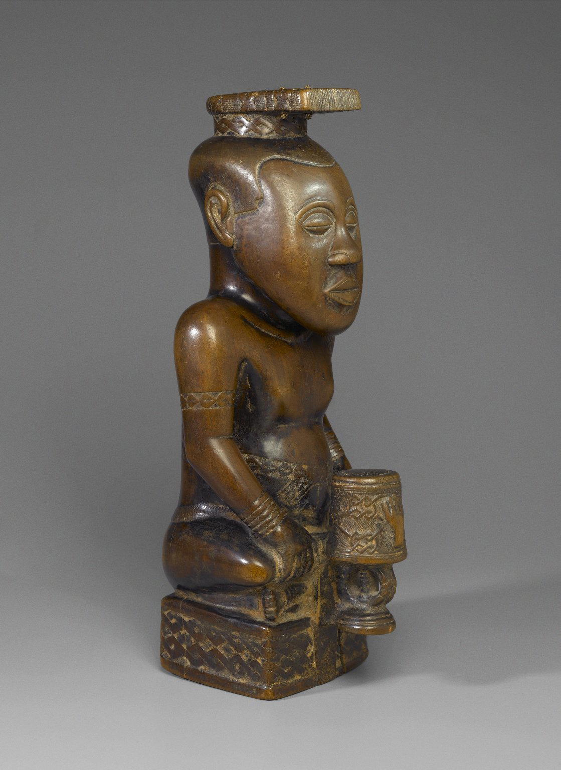 Ndop figure depicting Nyim Mbó Mbóosh (r. ca. 1650), Nyim Mishé ...