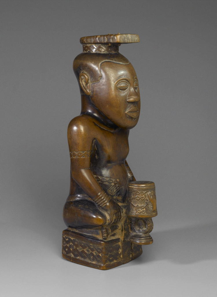 Ndop figure depicting Nyim Mbó Mbóosh (r. ca. 1650), Nyim Mishé ...