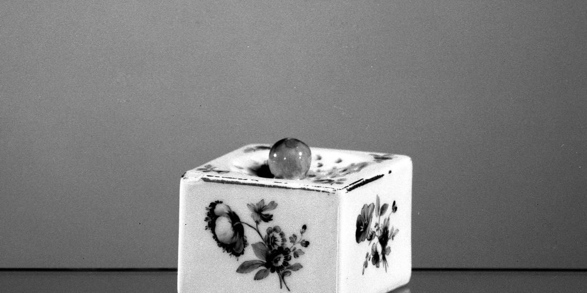 Pounce Pot · Brooklyn Museum