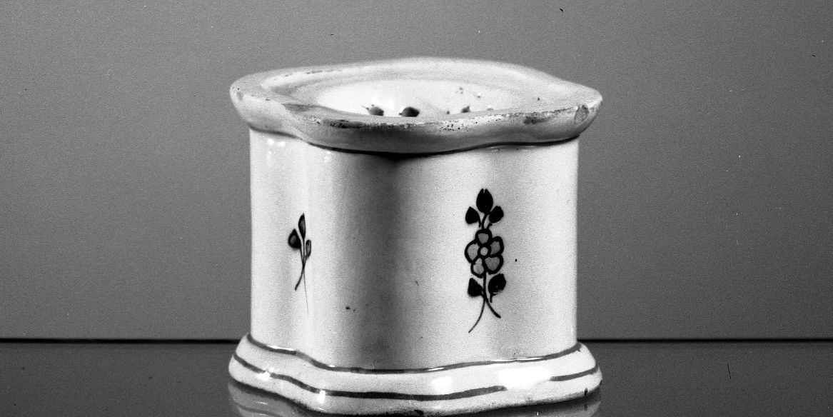 Pounce Pot · Brooklyn Museum