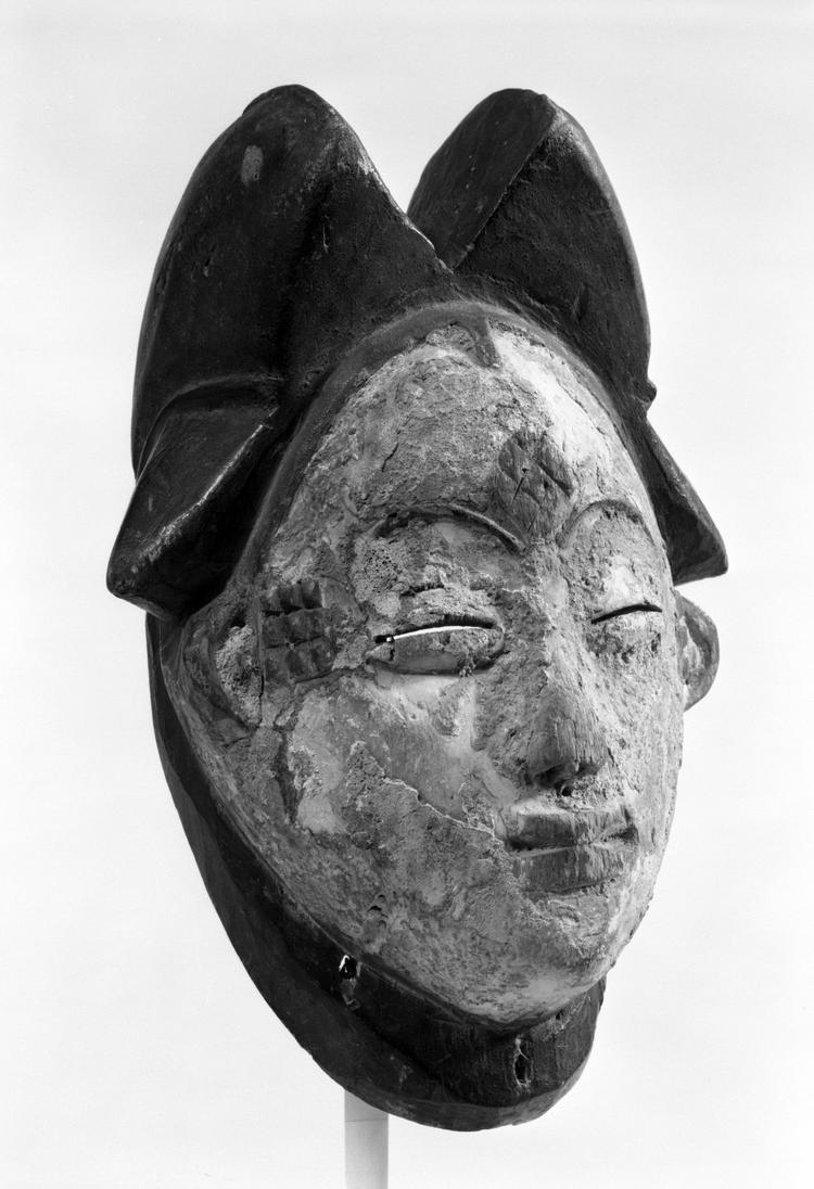Mask for the Okuyi Society (Mukudj) · Brooklyn Museum