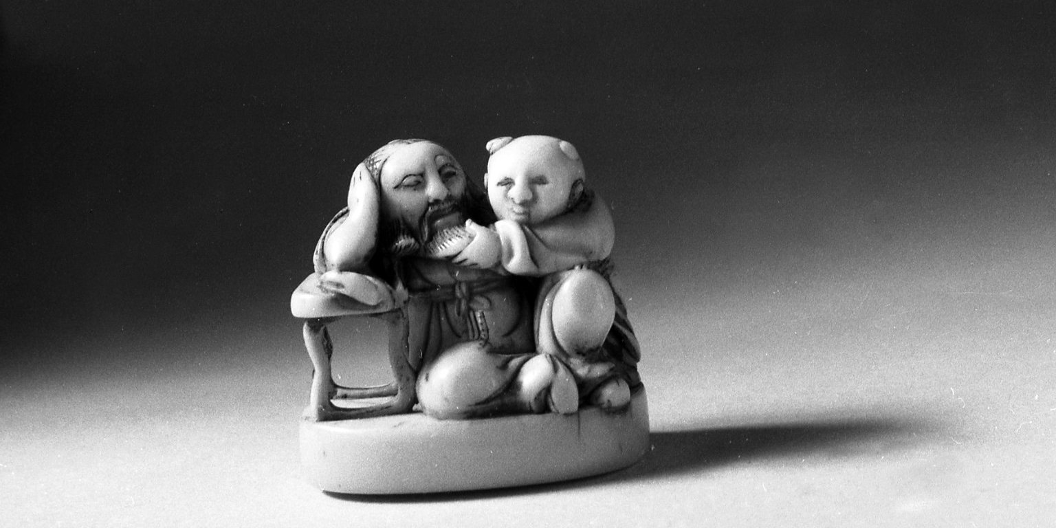 Netsuke Depicting Sage and Karako · Brooklyn Museum
