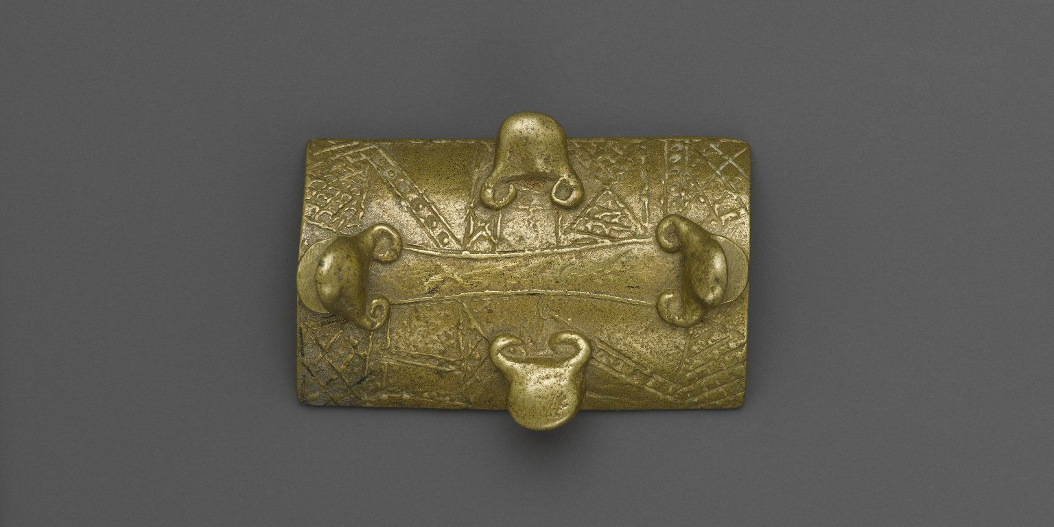 Gold-weight (abrammuo): shield · Brooklyn Museum