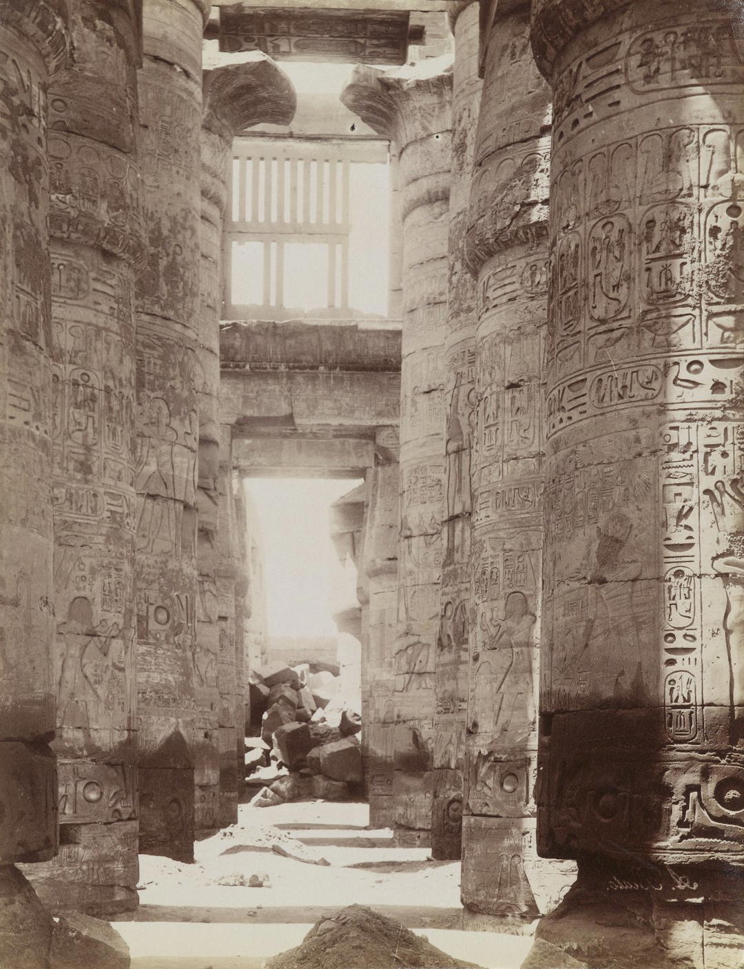 Hypostyle Hall in Temple of Karnak (View of the Hypostyle Hall ...