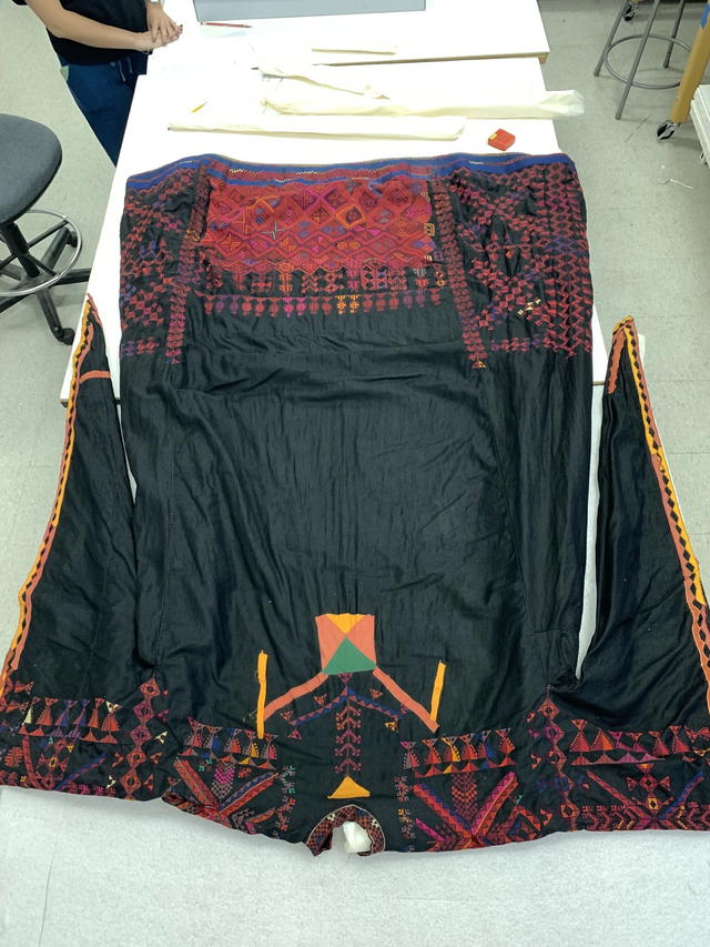 'Traditional Dress (Thobe) · Brooklyn Museum