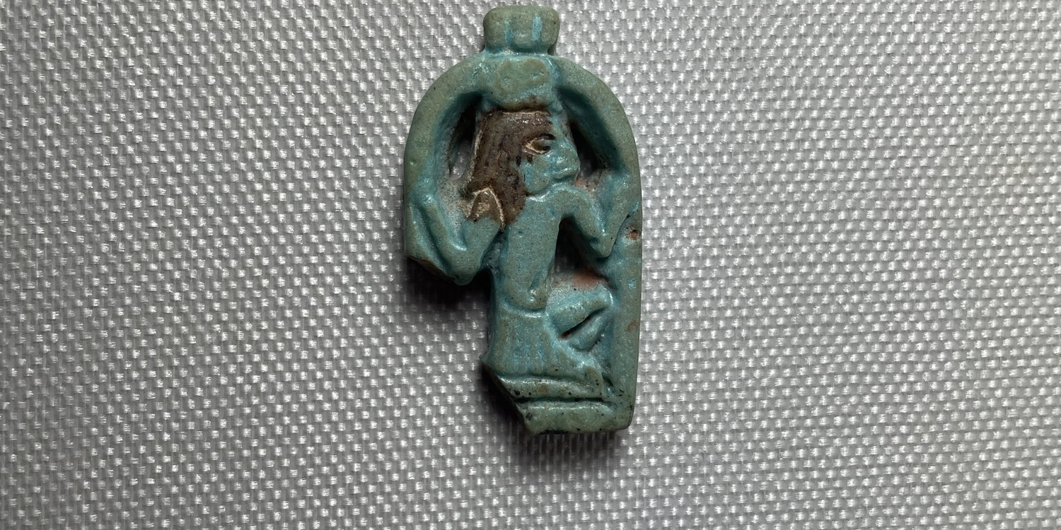 Amulet of the Deity Heh Holding Signs for Millions of Years · Brooklyn ...