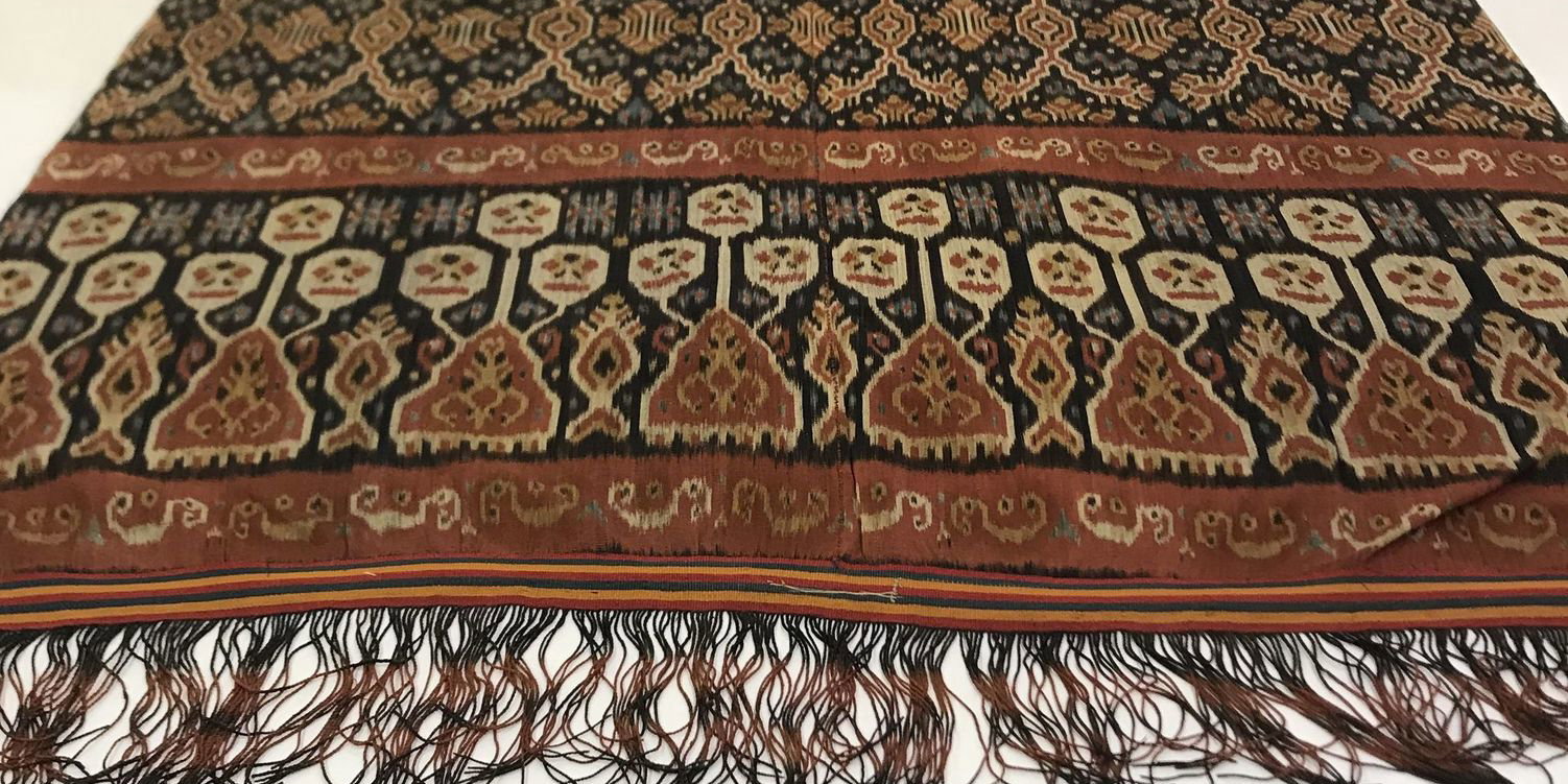Man's Shoulder or Hip Cloth (Hinggi) · Brooklyn Museum