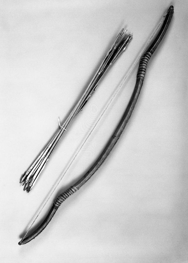 Large Bow and 8 Arrows, Quiver · Brooklyn Museum